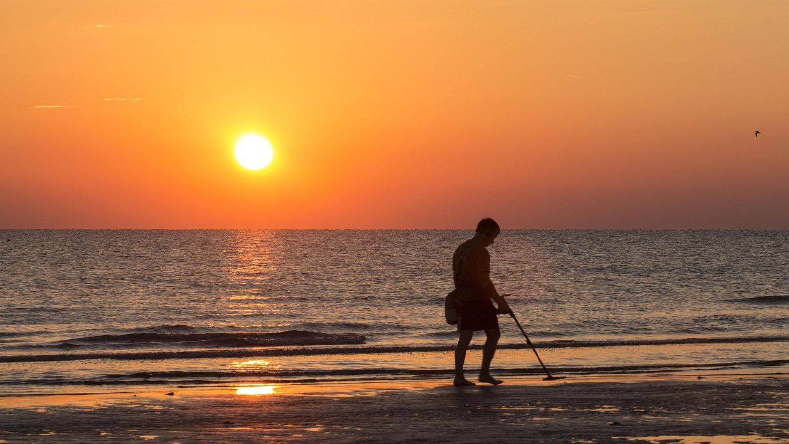 How to Turn a Beach Vacation into a Real-Life Treasure Hunt ...